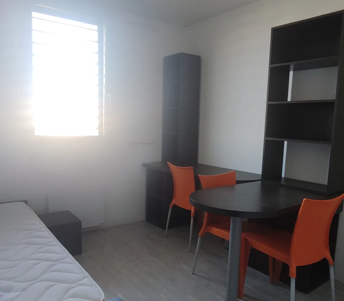 Studio meublé 18m² 460 € (30000) | 123 Loger